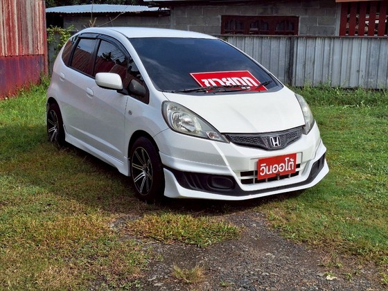 Honda Jazz GE ปี 2012 (สีขาว)
