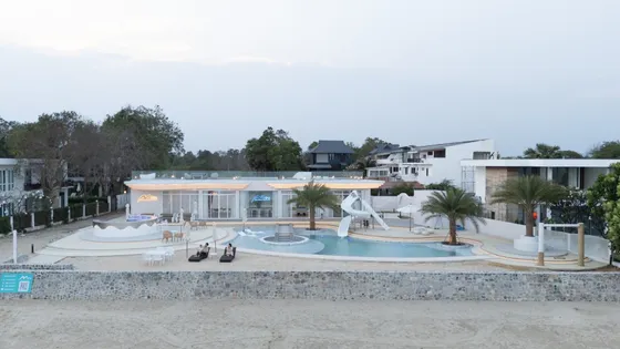 บ้าน Mira Beachfront Pool villa