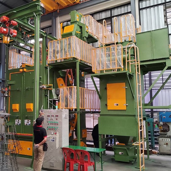 เครื่องพ่น Auto Shot Blast (Shot Blasting Machine)