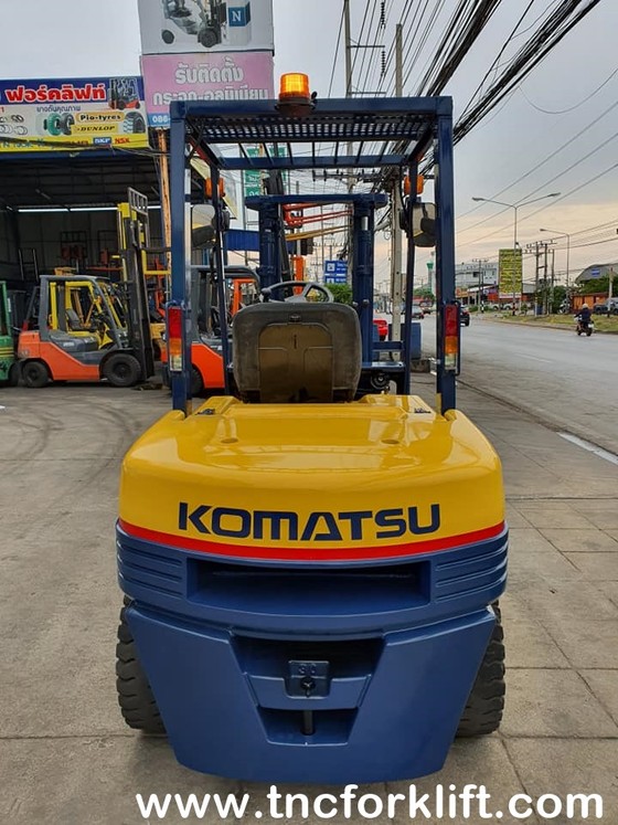 KOMATSU FD30-11