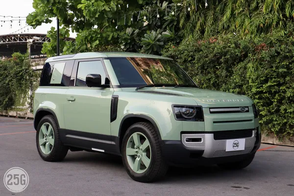 Land Rover Defender 90 '75th Anniversary' Limited Edition