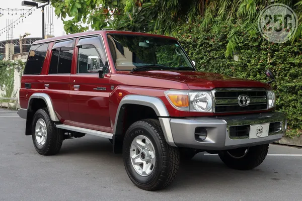 2015 Toyota Land Cruiser 70 series 30th Anniversary - Merlot Red