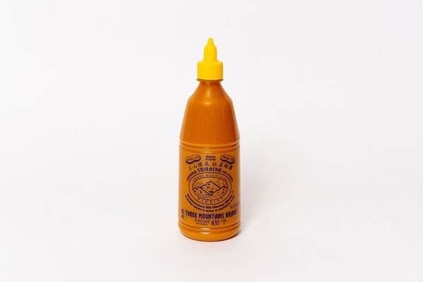 THREE MOUNTAINS SRIRACHA YELLOW CHILLI SAUCE 835G (STRONG)